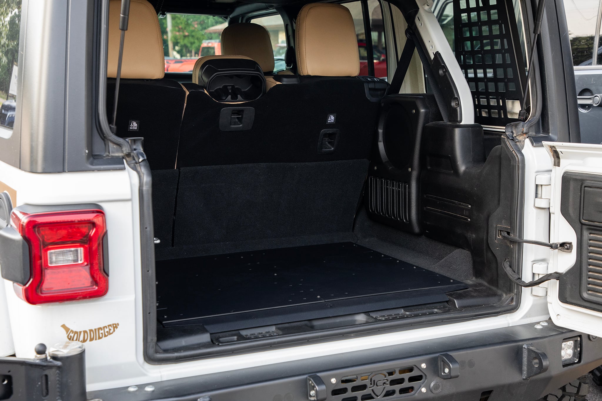 JcrOffroad: JLU Floor | Off-Grid Modular Drawer System